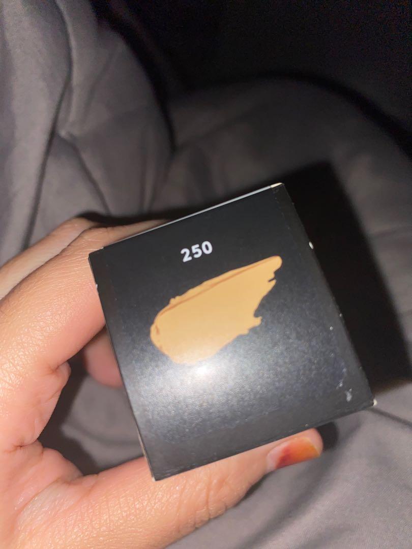 Fenty Beauty Foundation 250, Beauty & Personal Care, Face, Makeup on ...