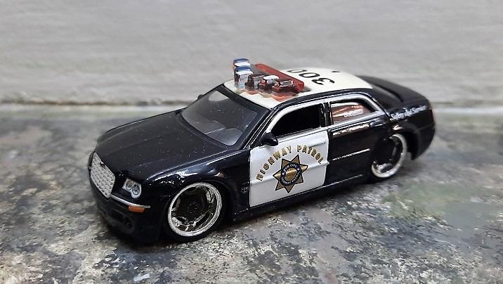 Jada 1:64 Dub City Kustoms CHRYSLER 300C Police Car, Hobbies & Toys ...