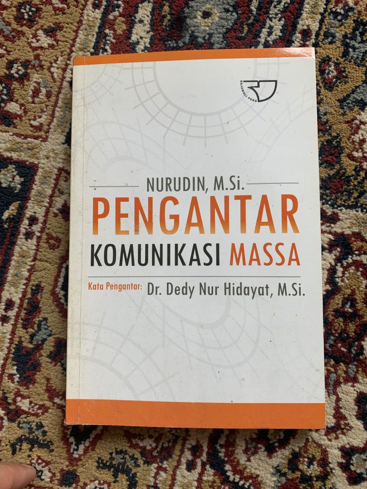 Pengantar Komunikasi Massa, Buku & Alat Tulis, Buku di Carousell