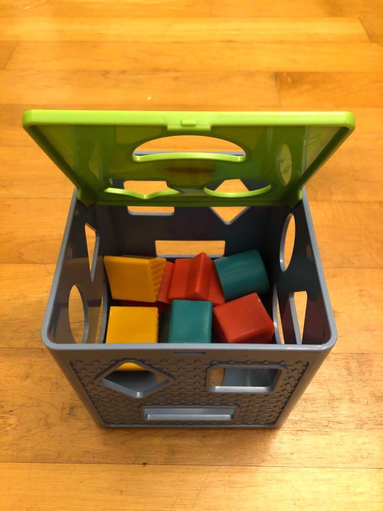 Playskool shapes box, Babies & Kids, Infant Playtime on Carousell
