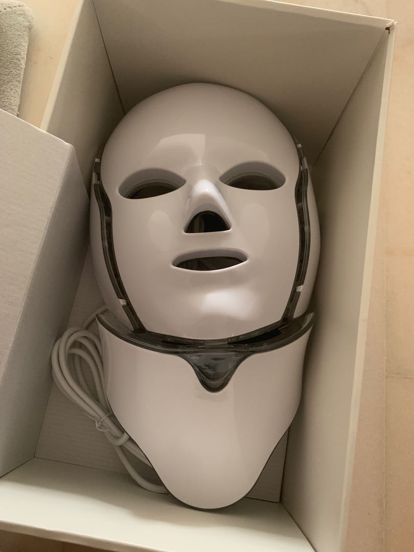 Polychromatic PDT Mask with neck, Beauty & Personal Care, Face, Face ...