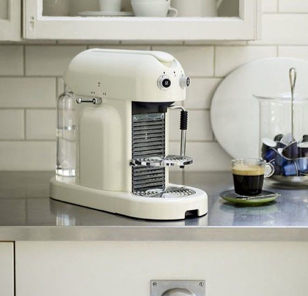 RARE NESPRESSO Cream White Maestria Delonghi Coffee Espresso + Milk ...