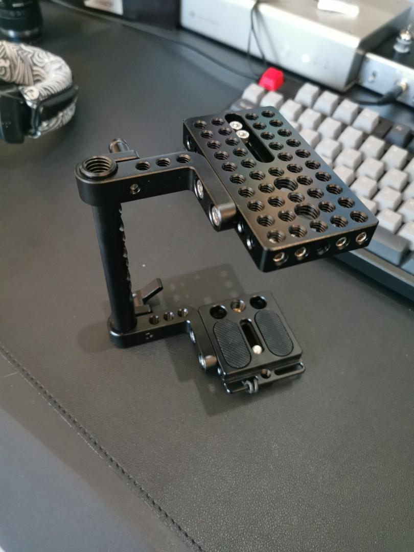 Smallrig universal half cage, Photography, Video Cameras on Carousell