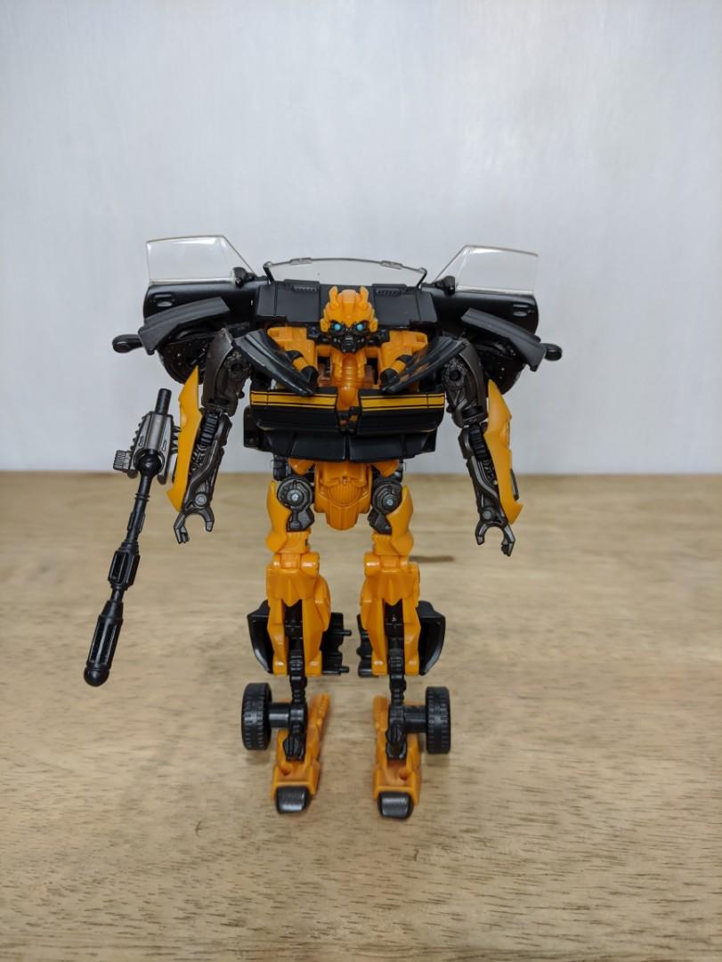 Transformers AOE Deluxe Class High Octane Bumblebee, Hobbies & Toys ...