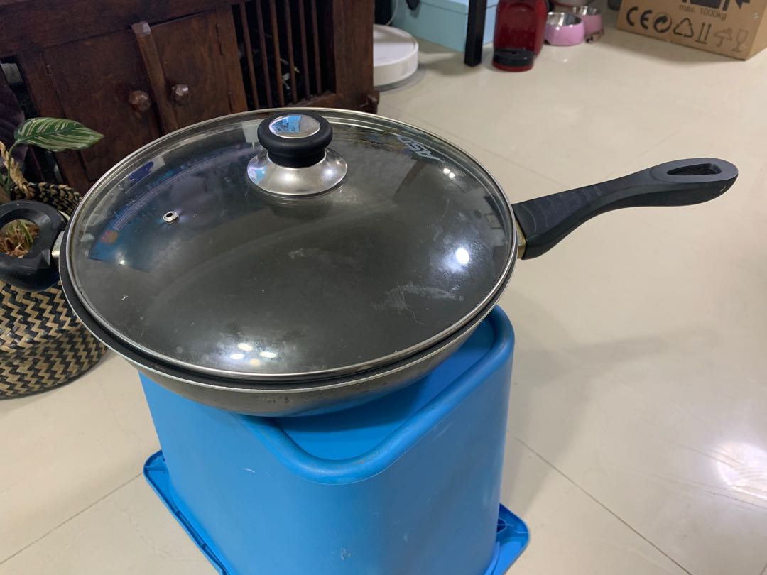 ASD Wok with lid for free, Furniture & Home Living, Kitchenware ...