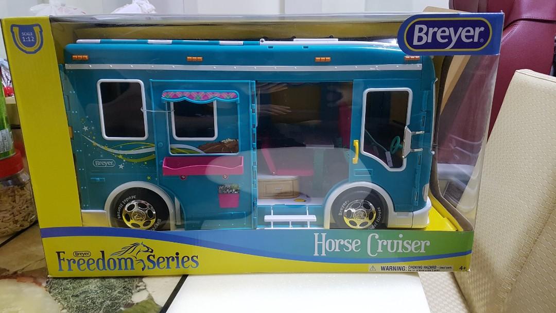 Breyer camper truck bus vintage, Everything Else on Carousell