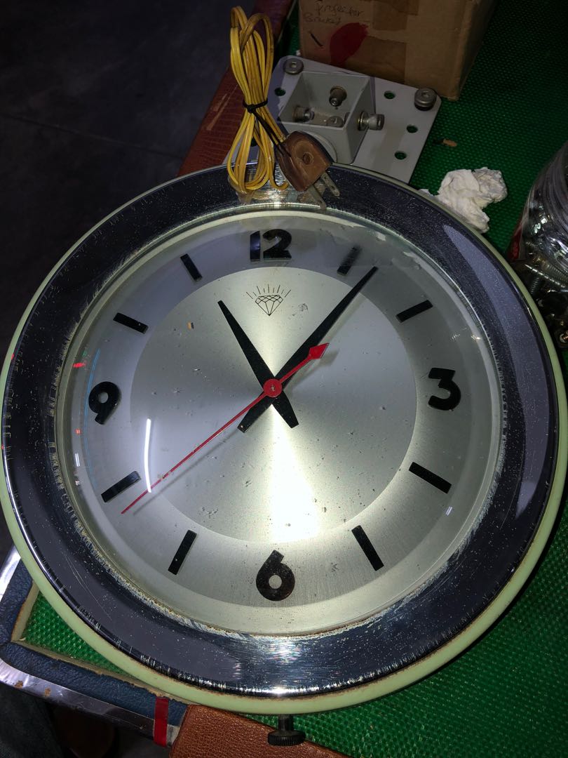 DIAMOND WALL CLOCK 220v, Furniture & Home Living, Home Decor, Clocks on ...