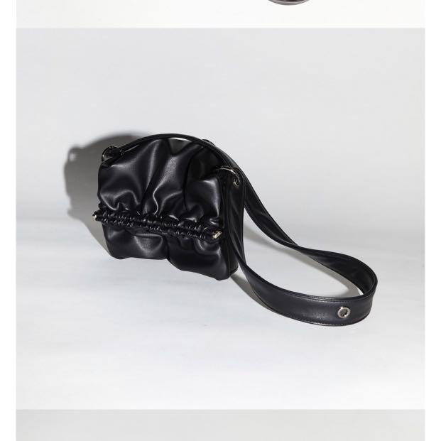 (KOREAN) samo ondoh Strap Bun Bag S, Women's Fashion, Bags & Wallets ...