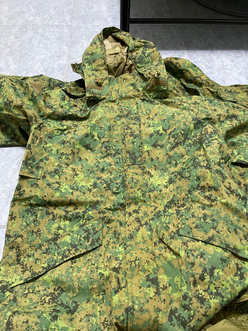 SAF PONCHO, Men's Fashion, Coats, Jackets and Outerwear on Carousell