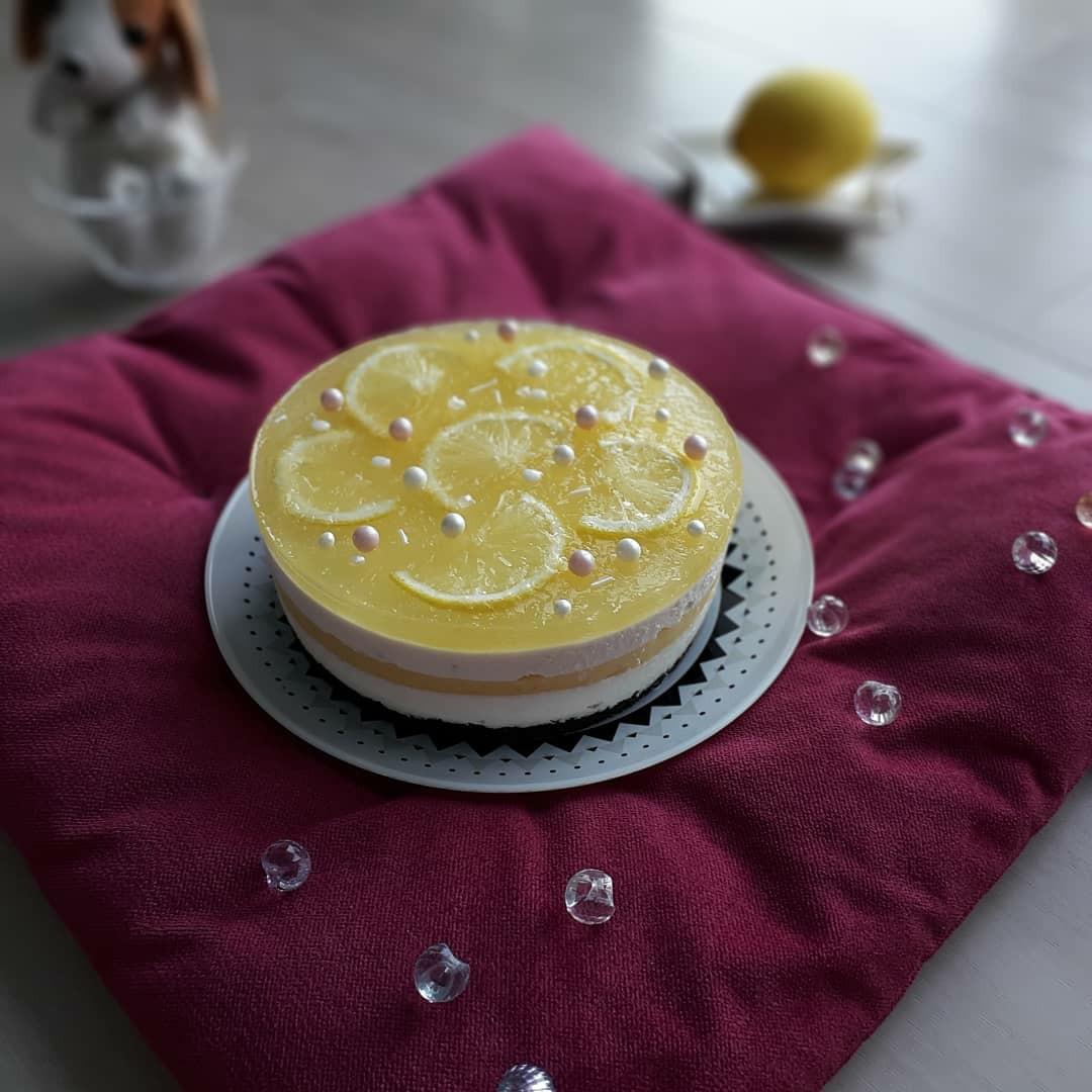 Strawberry Sakura White Chocolate Mousse Tart/Lemon Jelly Cheesecake ...