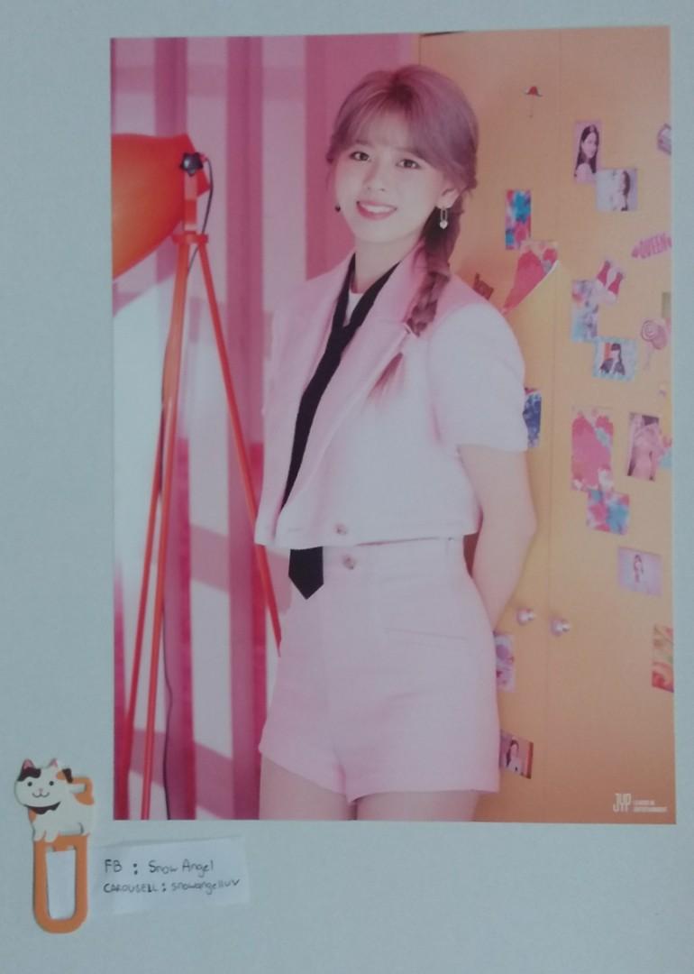 WTS NIZIU MINI POSTER, Hobbies & Toys, Collectibles & Memorabilia, K ...