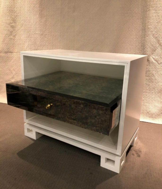 高貴典雅邊桌 Elegant Noble Side Table, 傢俬＆家居, 傢俬, 桌子 - Carousell