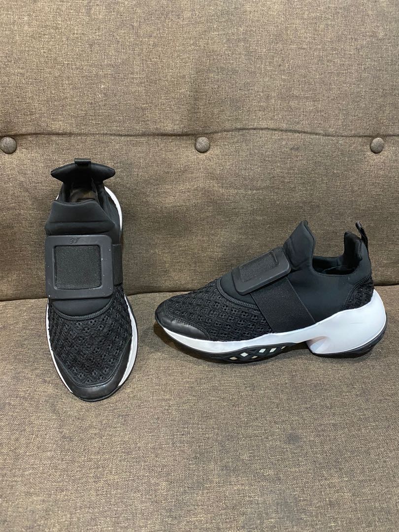 Auth Roger vivier RV sneakers 39, Women's Fashion, Footwear, Sneakers ...