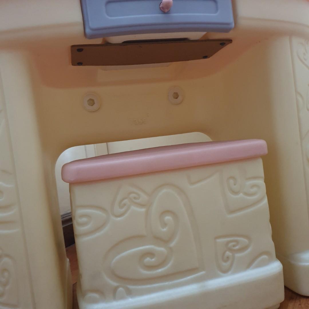 Step2 Fantasy Vanity Girls Pretend Vanity Play Set, Hobbies & Toys ...