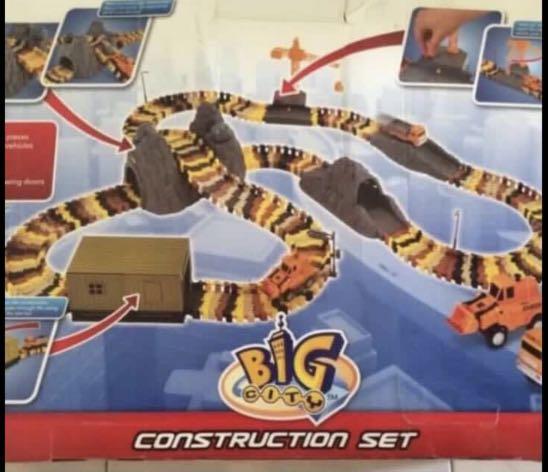ELC construction set (200 pieces), Hobbies & Toys, Toys & Games on ...