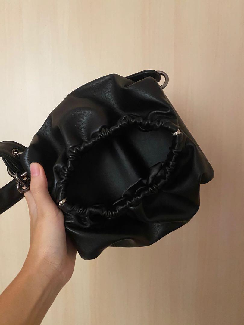 (KOREAN) samo ondoh Strap Bun Bag S, Women's Fashion, Bags & Wallets ...