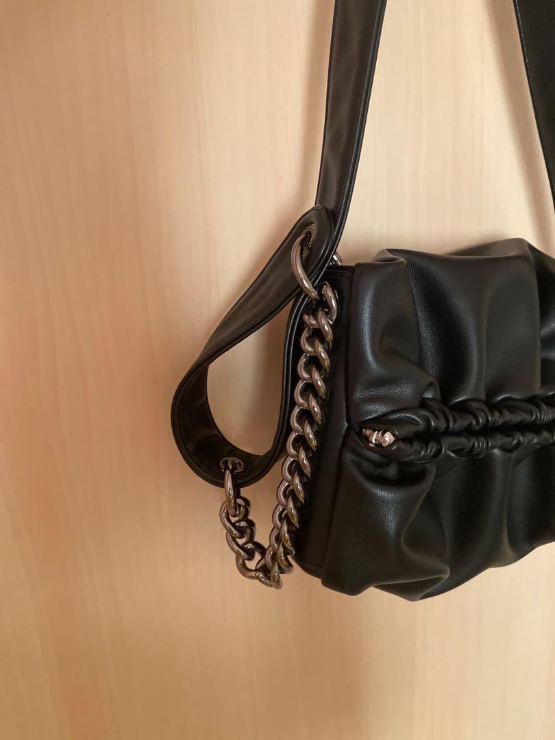 (KOREAN) samo ondoh Strap Bun Bag S, Women's Fashion, Bags & Wallets ...