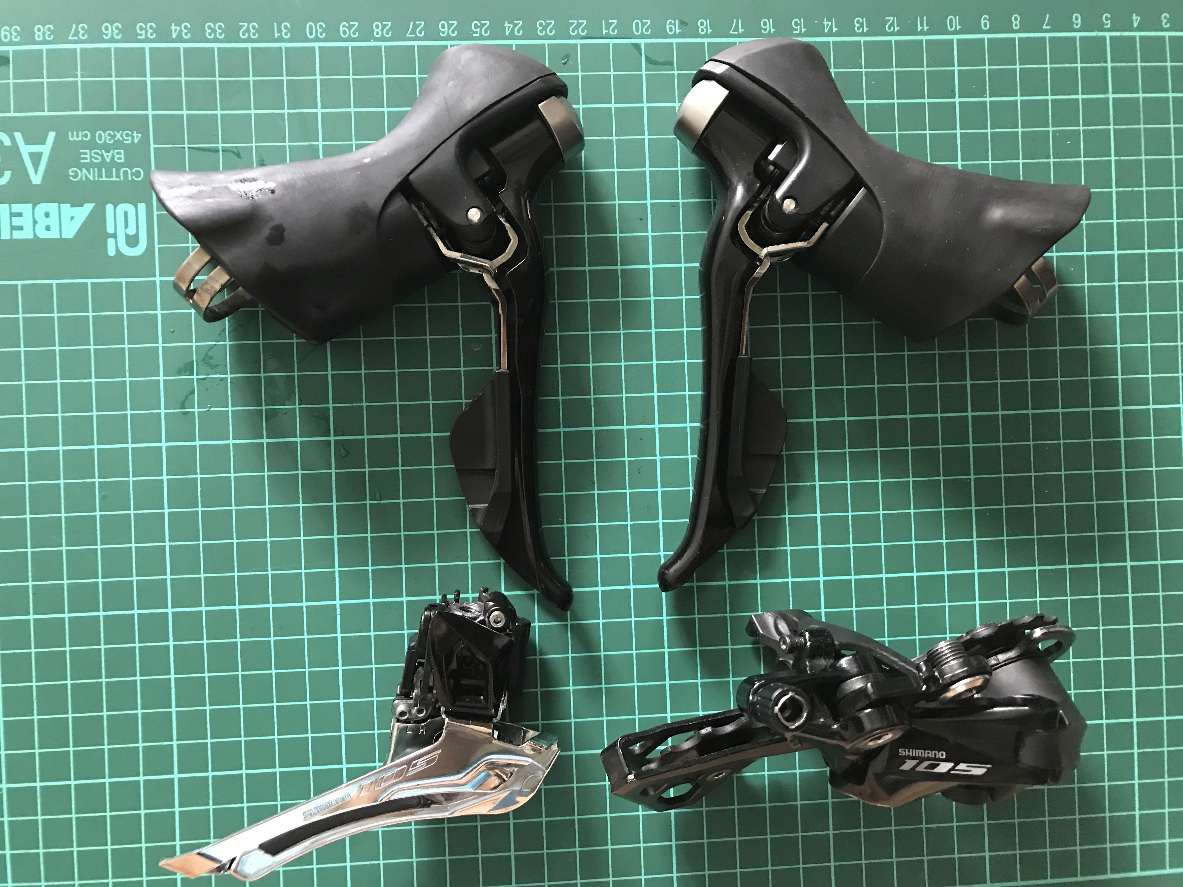 Shimano 105 groupset (partial) (5800 SHIFTER BRAKE LEVER R7000 RD FD ...