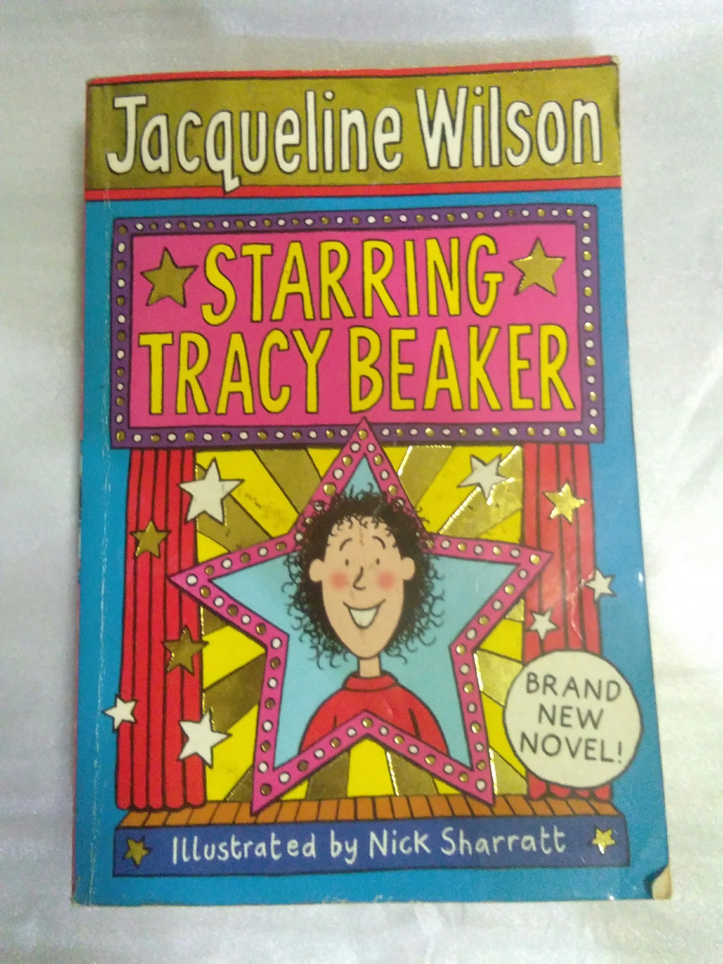 Starring tracy beaker book, Hobbies & Toys, Books & Magazines, Children ...