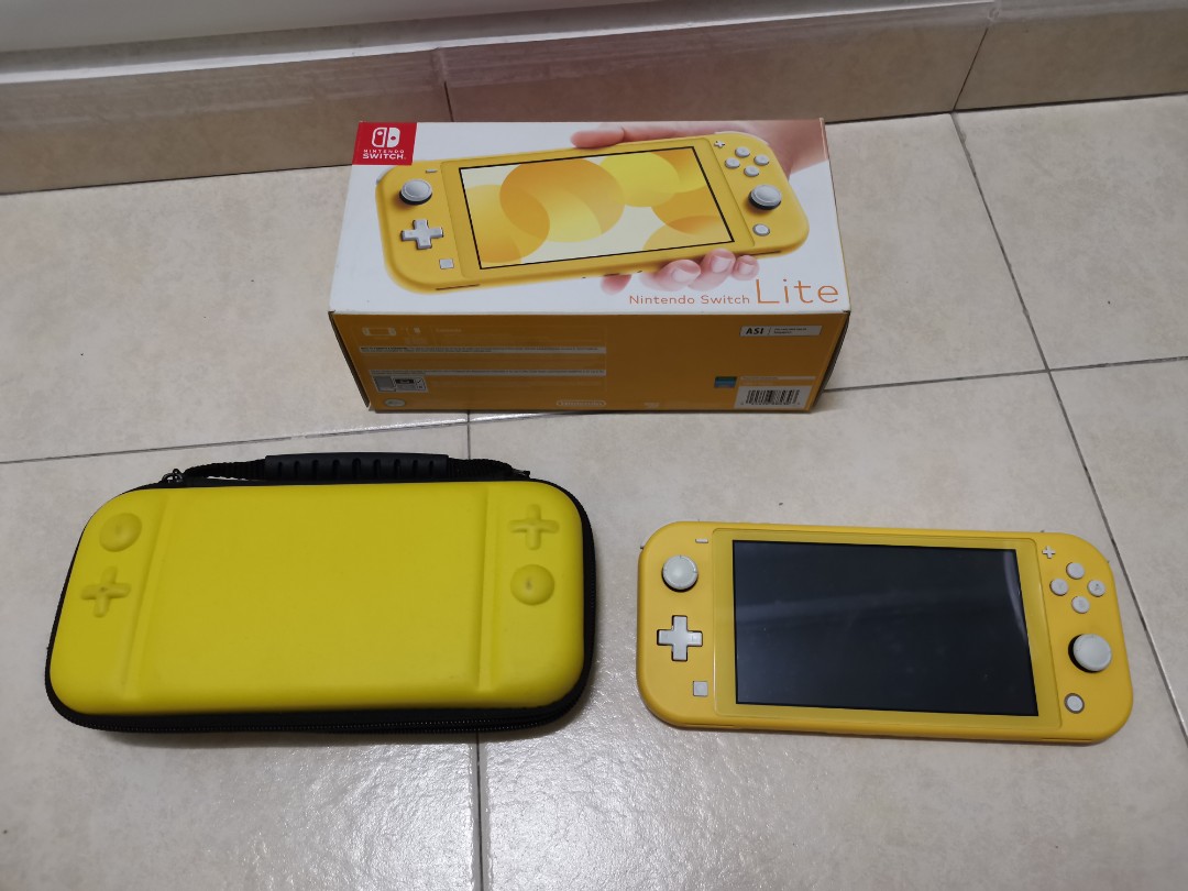 Used Switch lite, Video Gaming, Video Game Consoles, Nintendo on Carousell