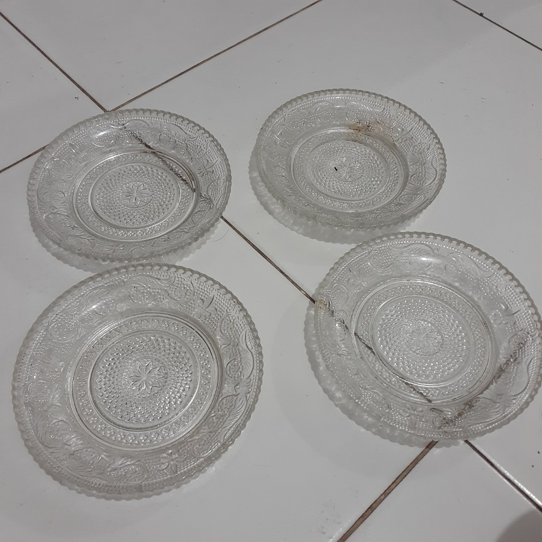 4 piring kaca, Kitchen & Appliances di Carousell