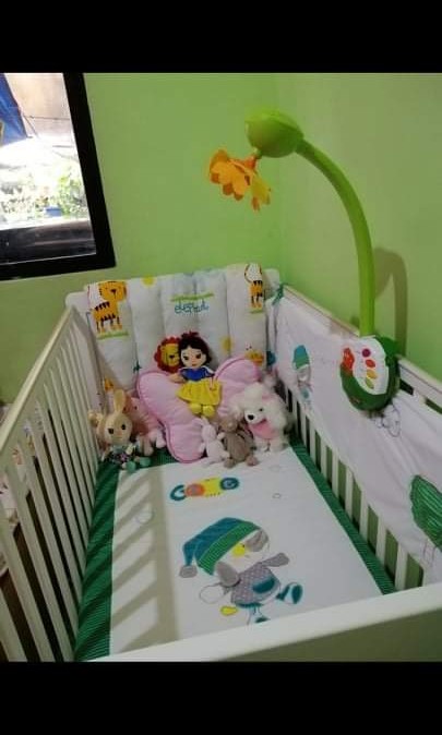 For sale white cuddlebug crib (convertible to bed up to 7 year old ...