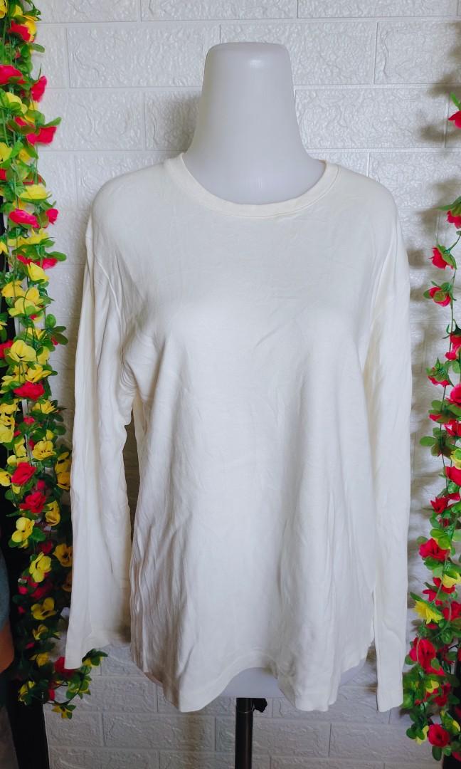 LD 120-136 JUMBO UNIQLO PUTIH BW, Fesyen Wanita, Muslim Fashion, Atasan ...