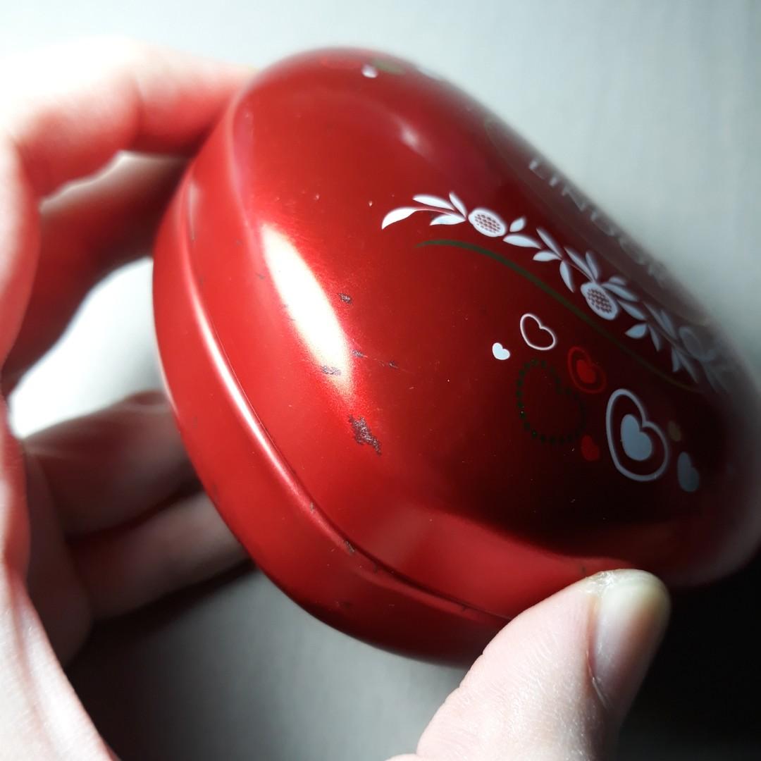 Lindt lindor empty red heart tin, Everything Else, Others on Carousell