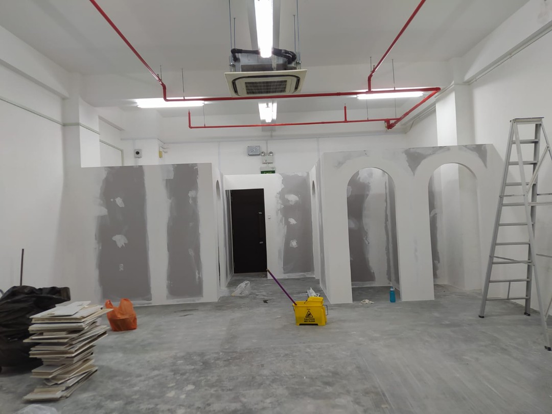 Flash ceiling/dry partition wall, Home Services, Renovations on Carousell