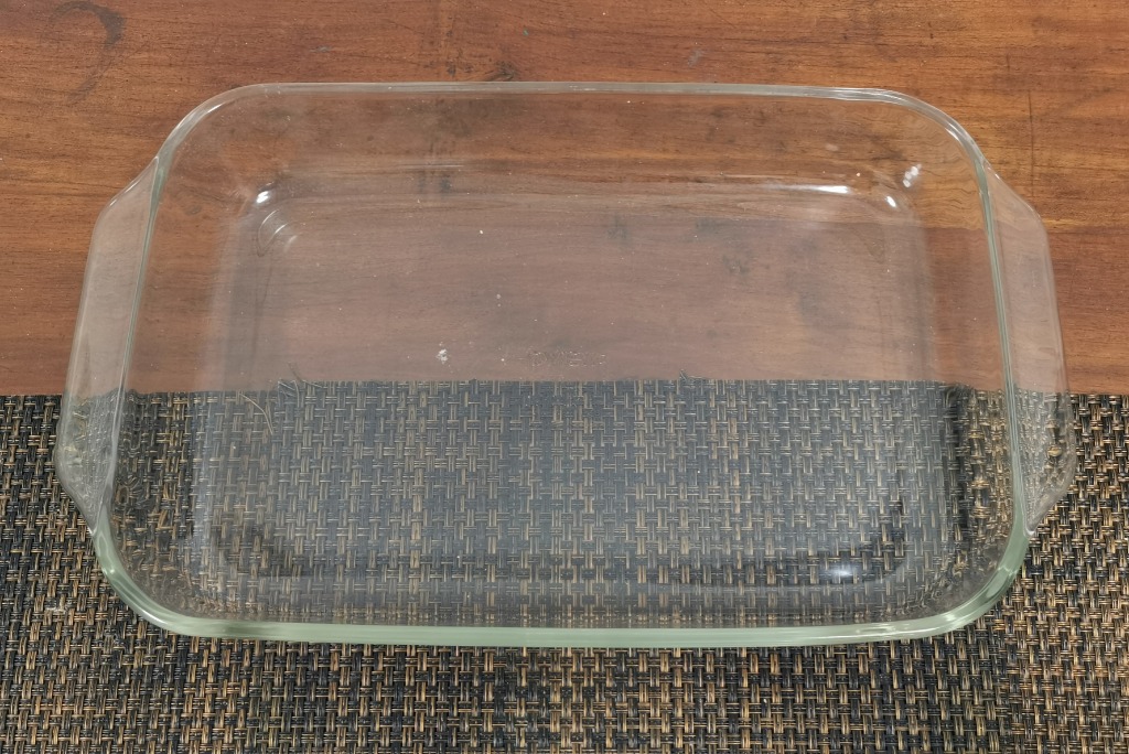 PYREX Rectangular Baking Dish Casserole bake 3 litre, Furniture & Home ...