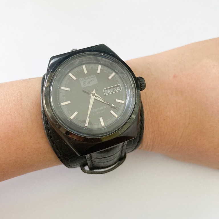 Vintage ONITSUKA TIGER Men's Black Sports Watch Y676C, Luxury, Watches ...