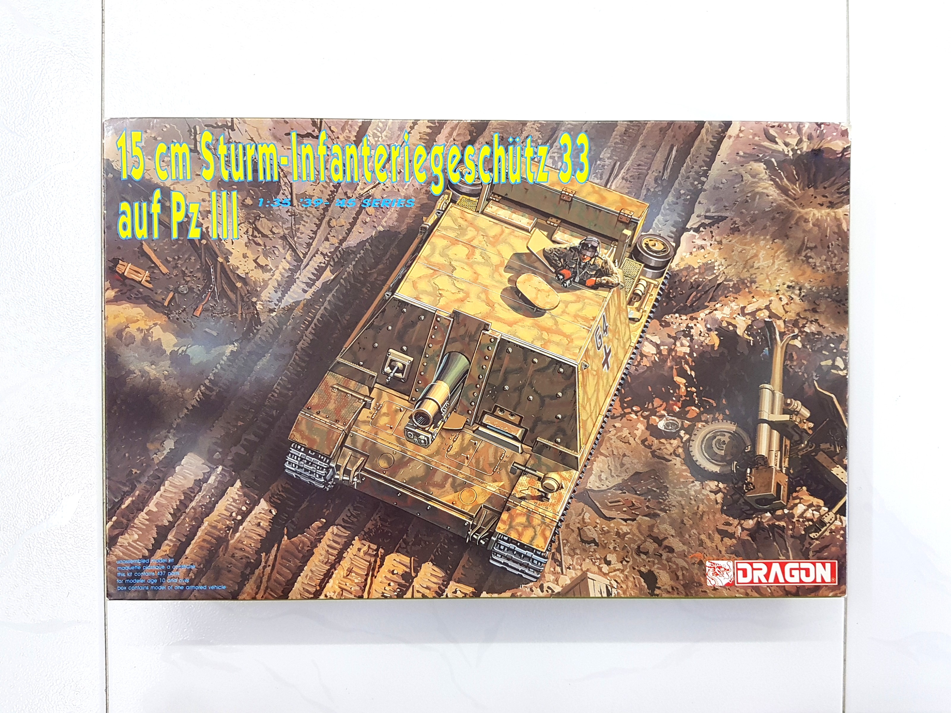 1/35 Dragon #6042 German SPH 15cm Sturm-Infanteriegeschutz 33 Ausf Pz ...
