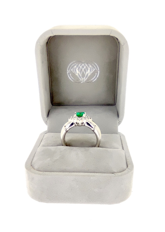 EMERALD PT 900 RING on Carousell