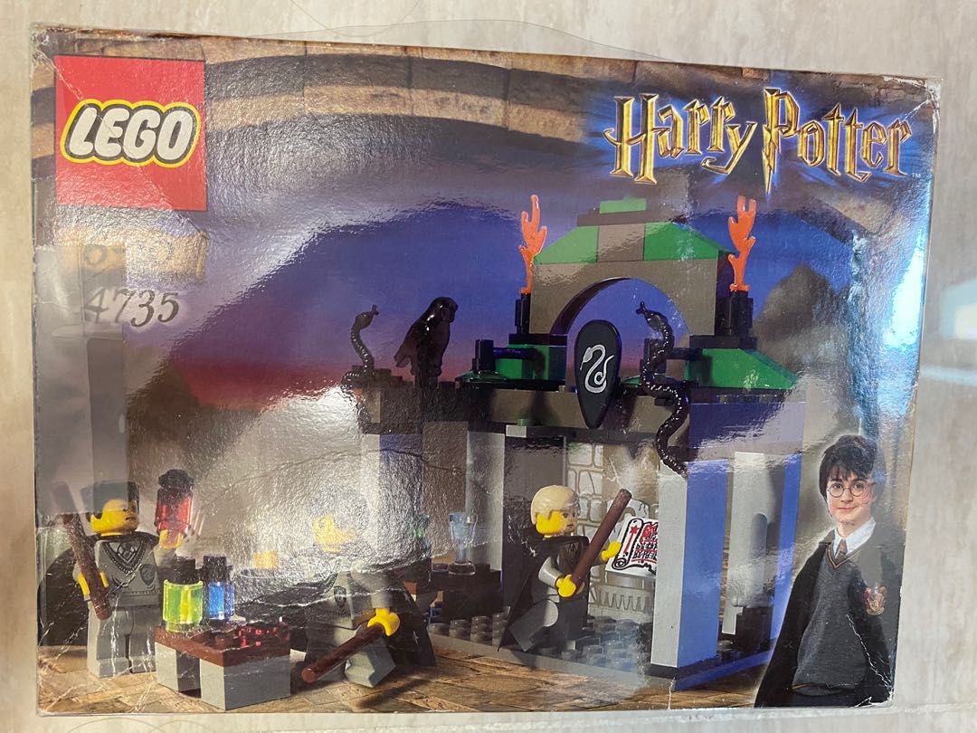 Lego 4735 Slytherin harry potter 全新 絕版, 興趣及遊戲, 玩具 & 遊戲類 - Carousell