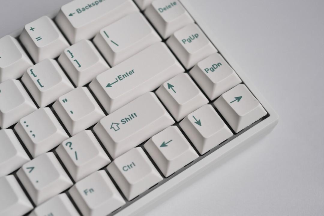 PBT Dandy on ai68 65% layout hotswap RGB mechanical keyboard, Computers ...