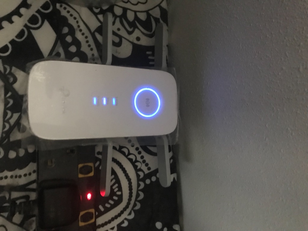 Toshiba 29inch TV, Internet Range extender, TV Channel Box(Binggo 2.0 ...