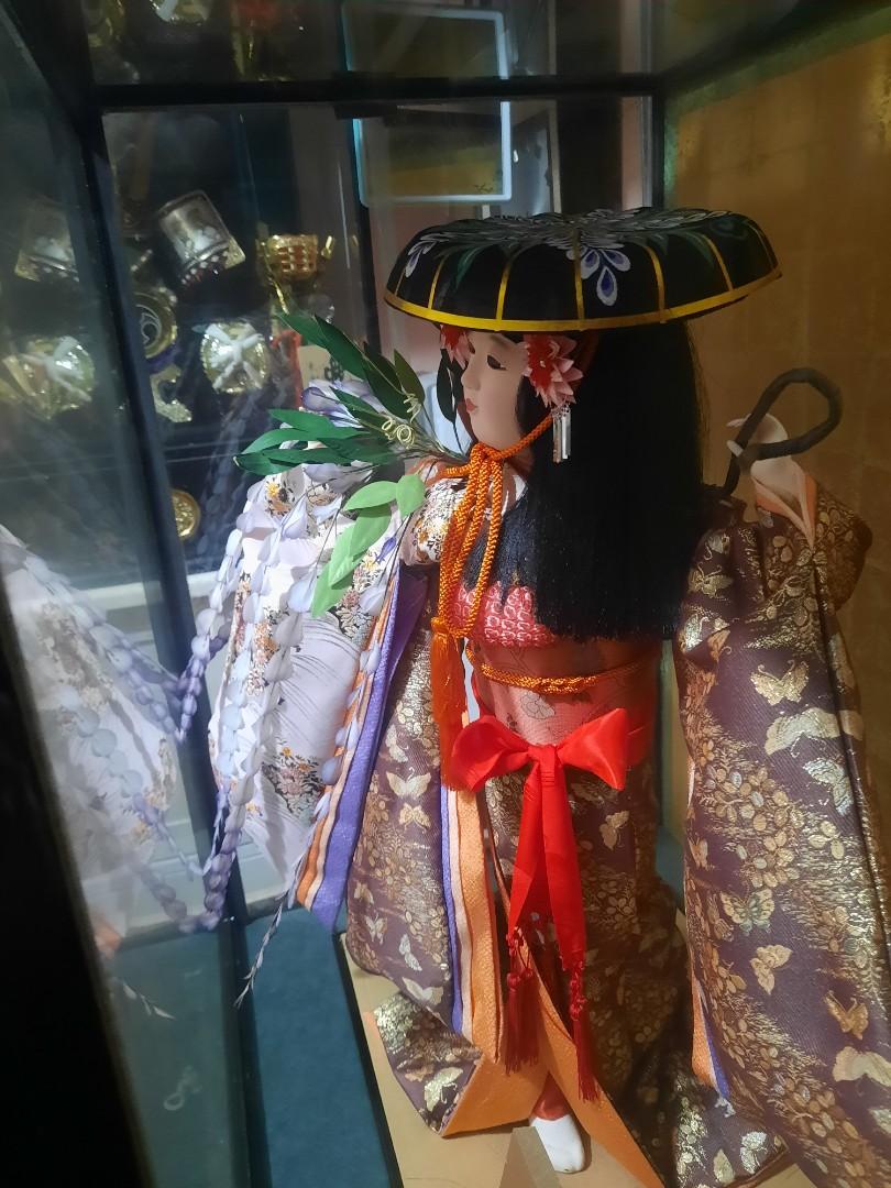 Big size geisha display, Hobbies & Toys, Memorabilia & Collectibles ...