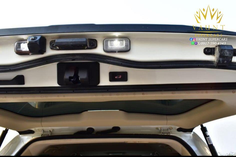 Toyota LAND CRUISER LC200 VX LIMGENE BLACK EDT. (DUBAI VER.) Auto, Cars ...