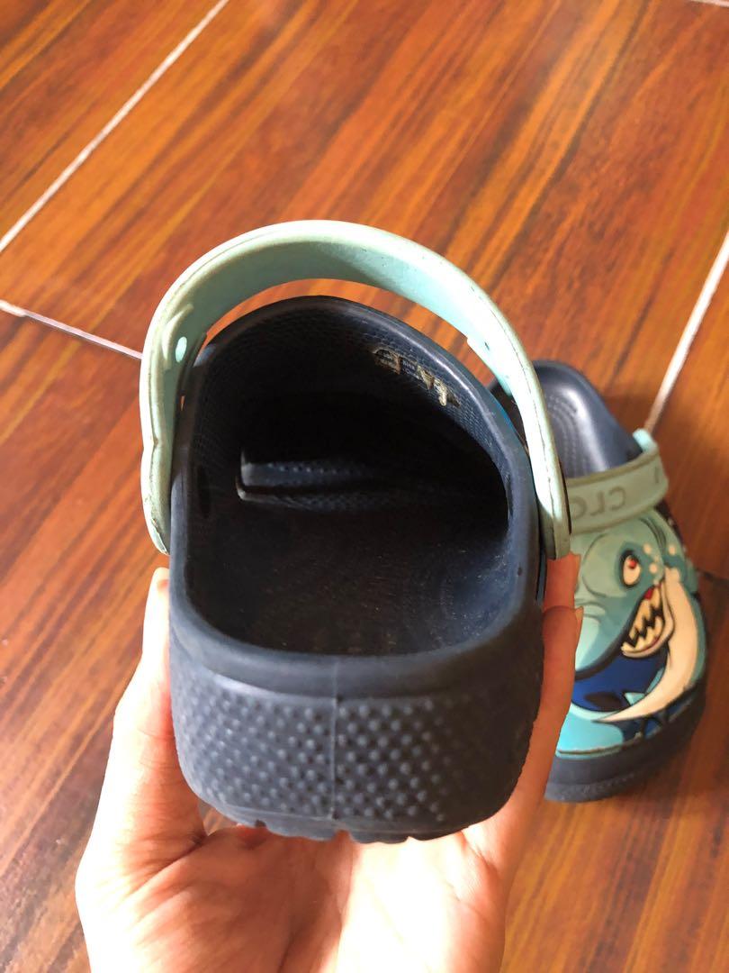 Crocs shark Original, Babies & Kids, Babies & Kids Fashion on Carousell