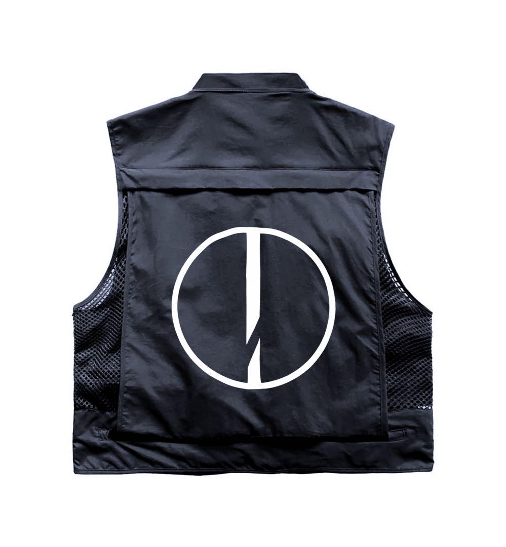 DMD22 MULTI-POCKET UTILITY VEST, Men's Fashion, Tops & Sets, Vests on ...