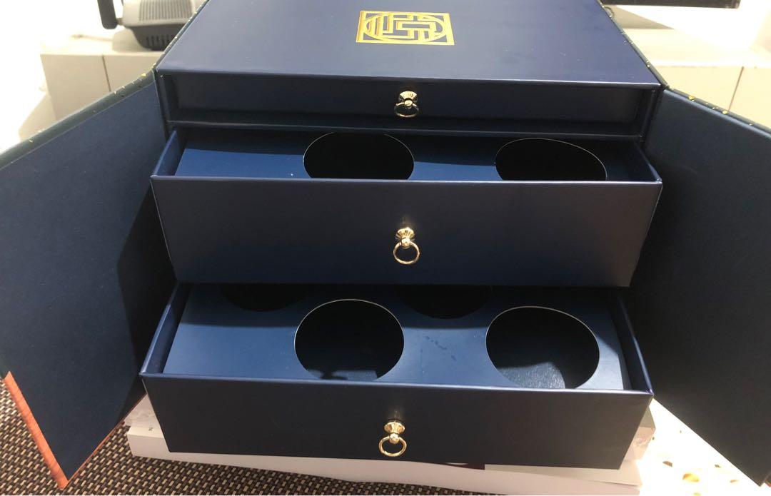 Grand Hyatt mooncake box(2021), Furniture & Home Living, Kitchenware ...