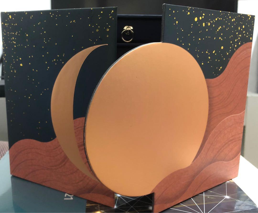 Grand Hyatt mooncake box(2021), Furniture & Home Living, Kitchenware ...