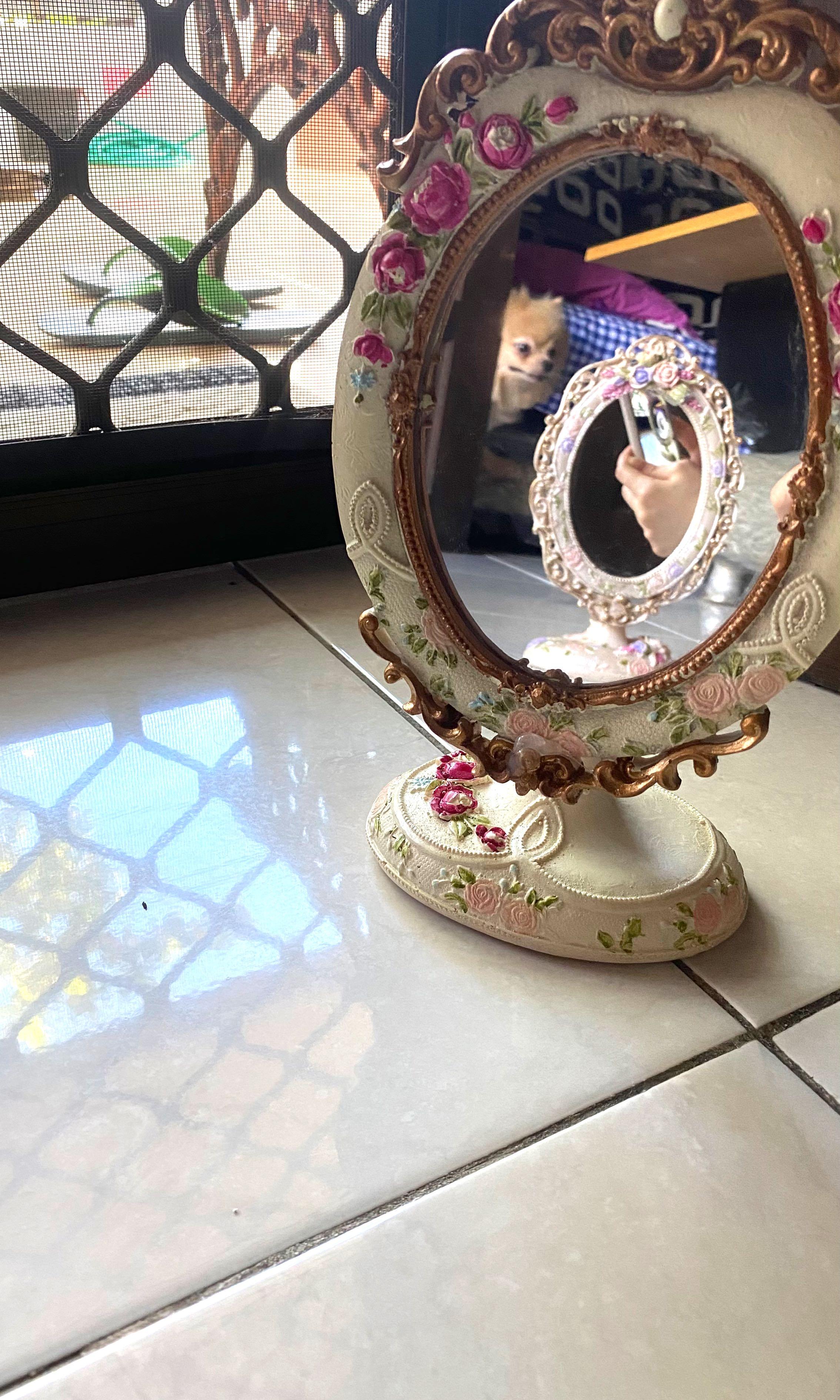mirror kaca castle barbie princess, Barang Yang Dicari di Carousell