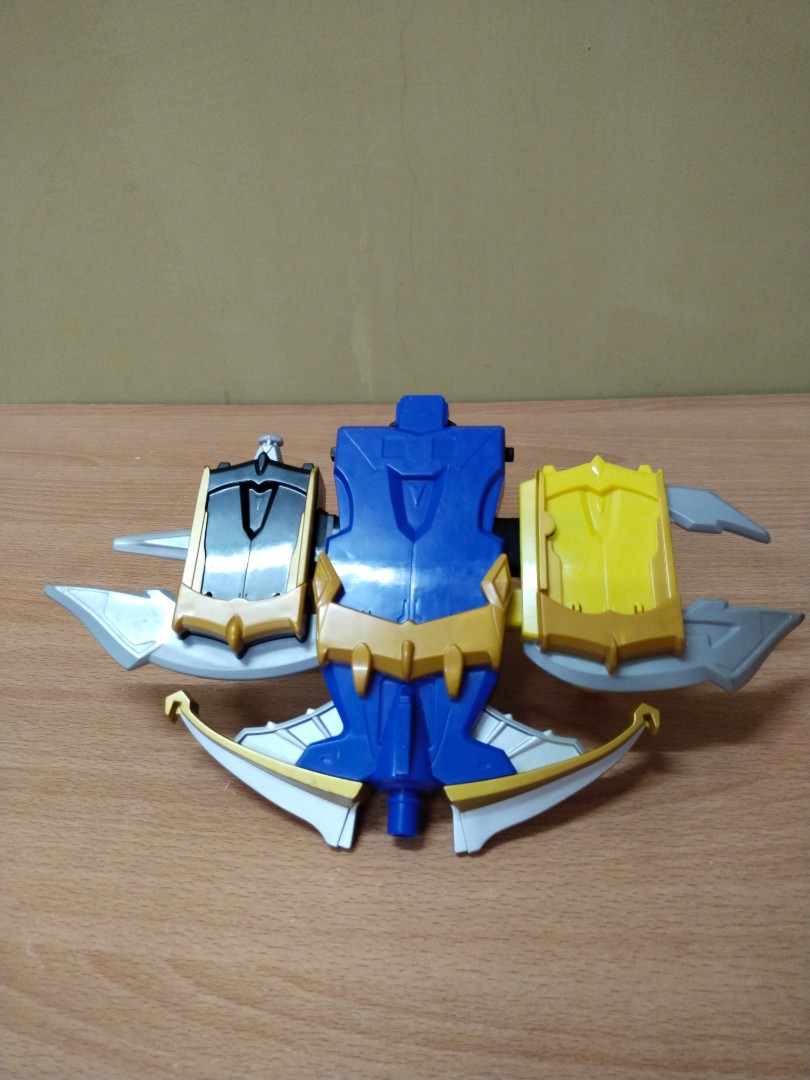 Power Rangers Megaforce: Snake Axe, Tiger Claw, and Shark Bowgun Battle ...