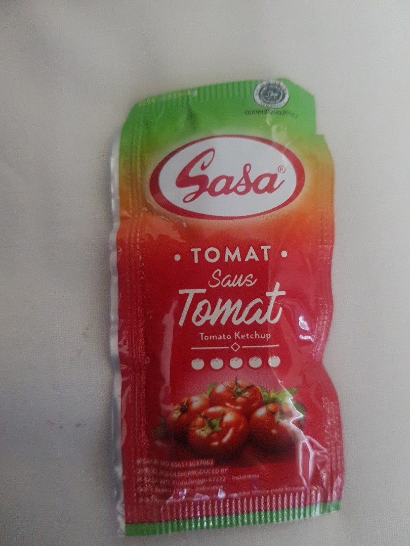 Saos tomat sasa sachet, Makanan & Minuman, Makanan Instan di Carousell