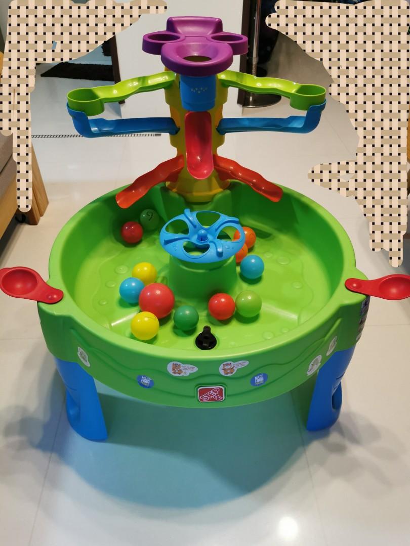 Step 2 busy ball play table, Hobbies & Toys, Toys & Games on Carousell