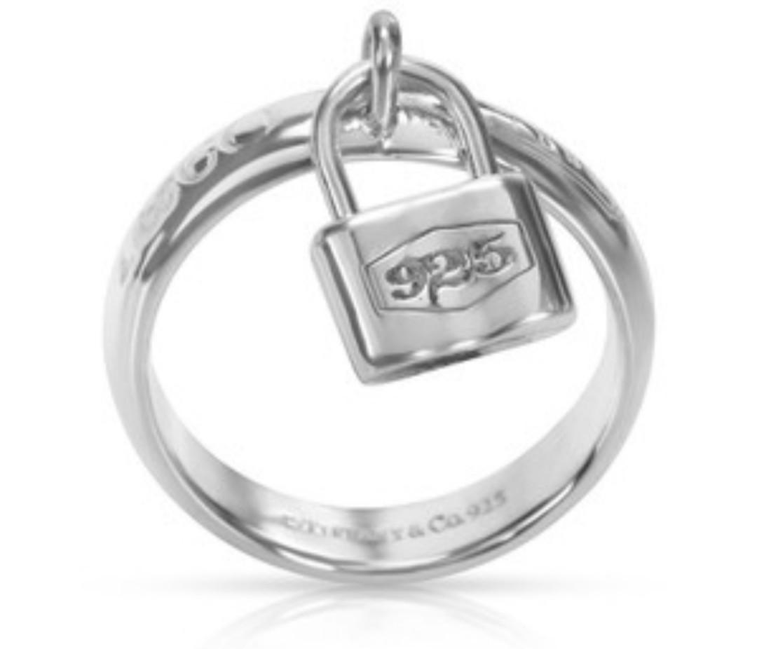 TIFFANY & CO 925 Silver Love & Lock ring, 名牌, 飾物及配件 - Carousell