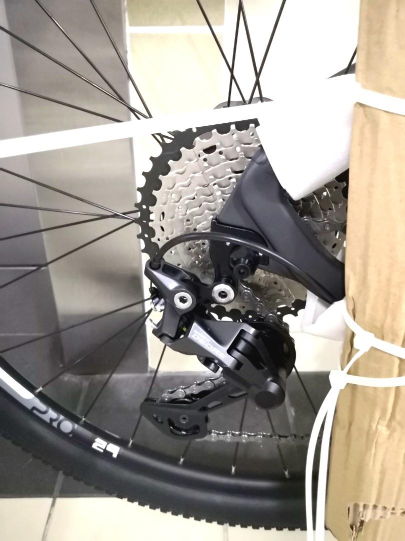 trinx X7 pro, shimano deore 2x 11 speed, far better than trinx x1E, x1 ...