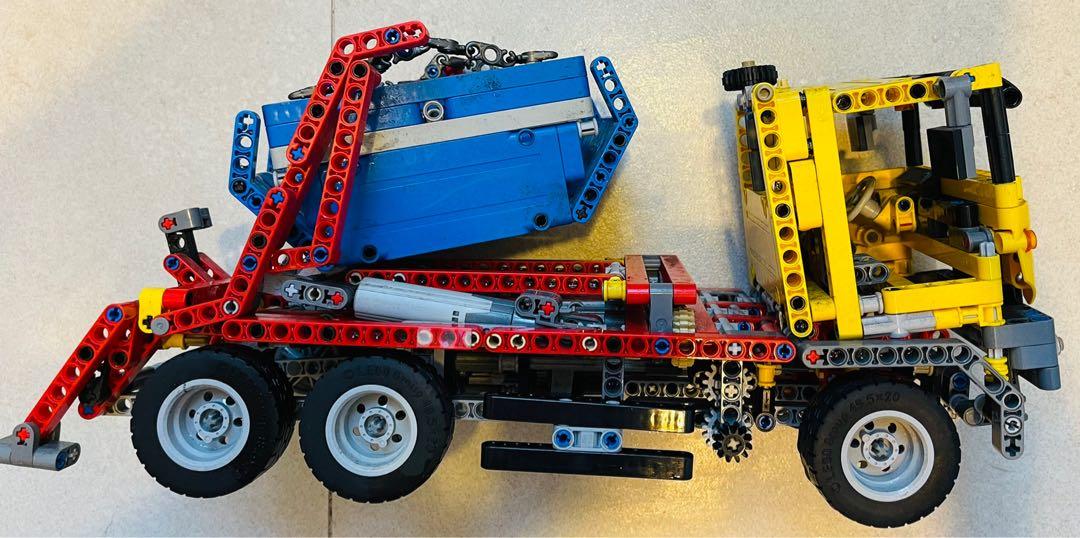 淸屋平讓 已砌 Lego Technic 42024 Container Truck 吊臂貨車 樂高 積木玩具車, 興趣及遊戲, 玩具 ...