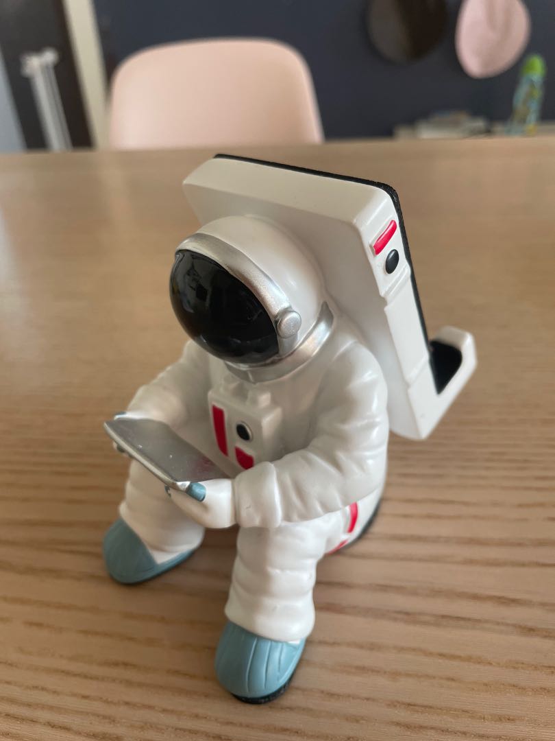 Astronaut Handphone stand, Mobile Phones & Gadgets, Mobile & Gadget ...
